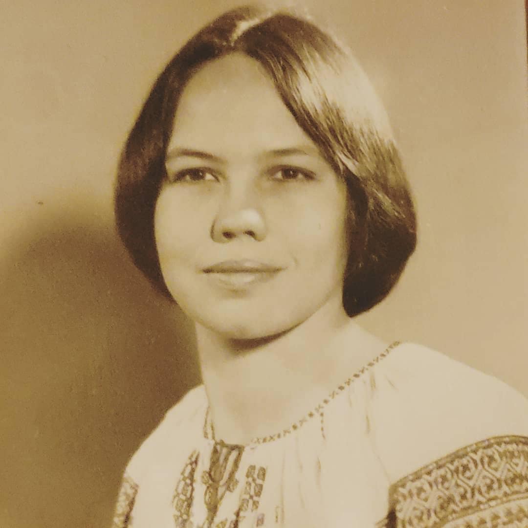 Cosier Family – A Girl and Her Four Families